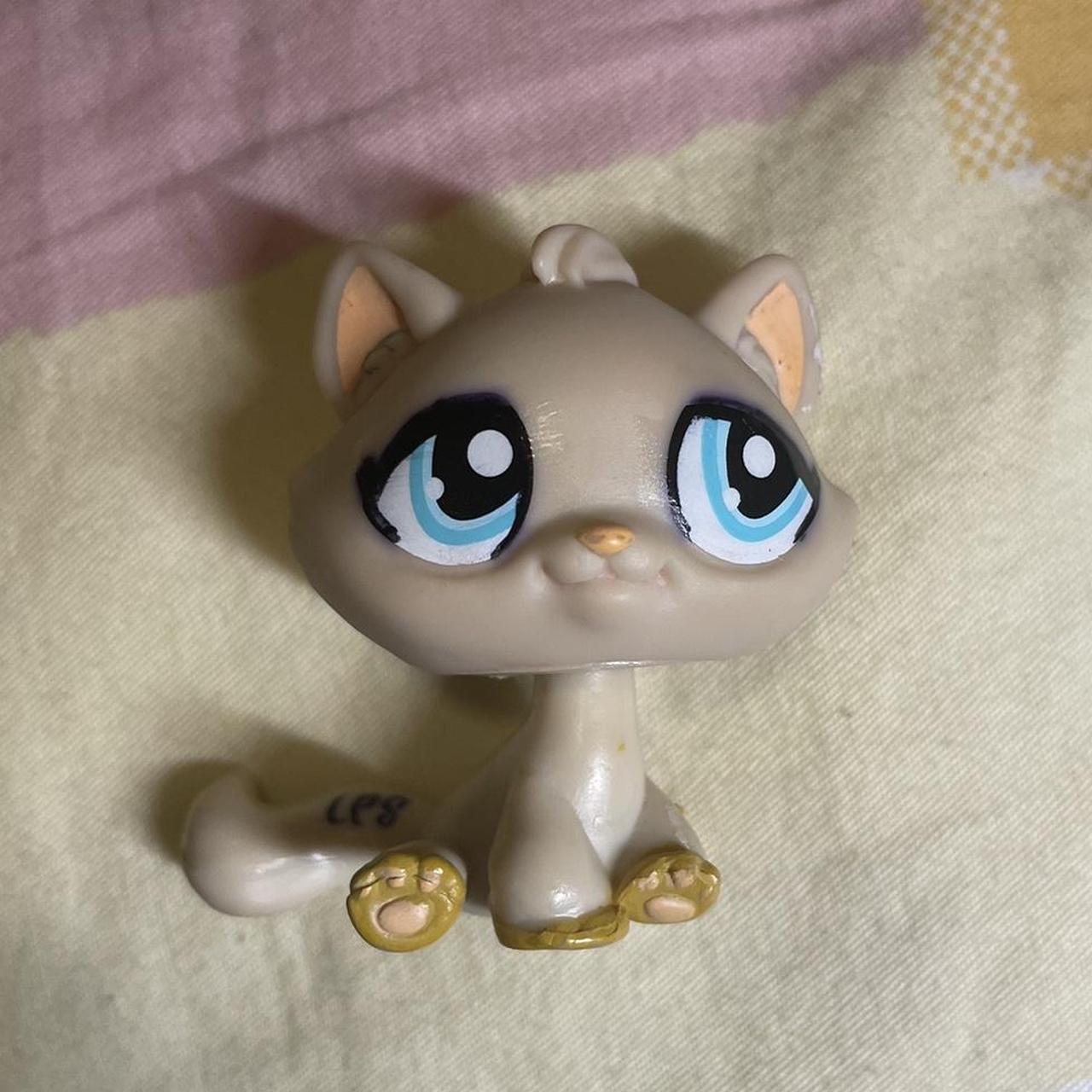 Littlest Pet Shop- LPS Fluffy Cat —- Fluffy cat... - Depop