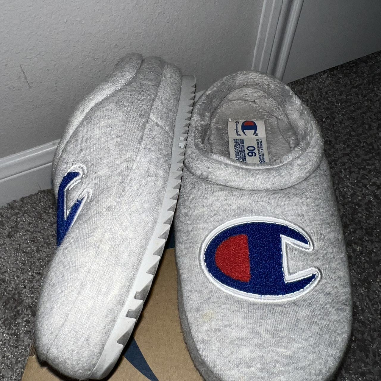 slippers - Depop
