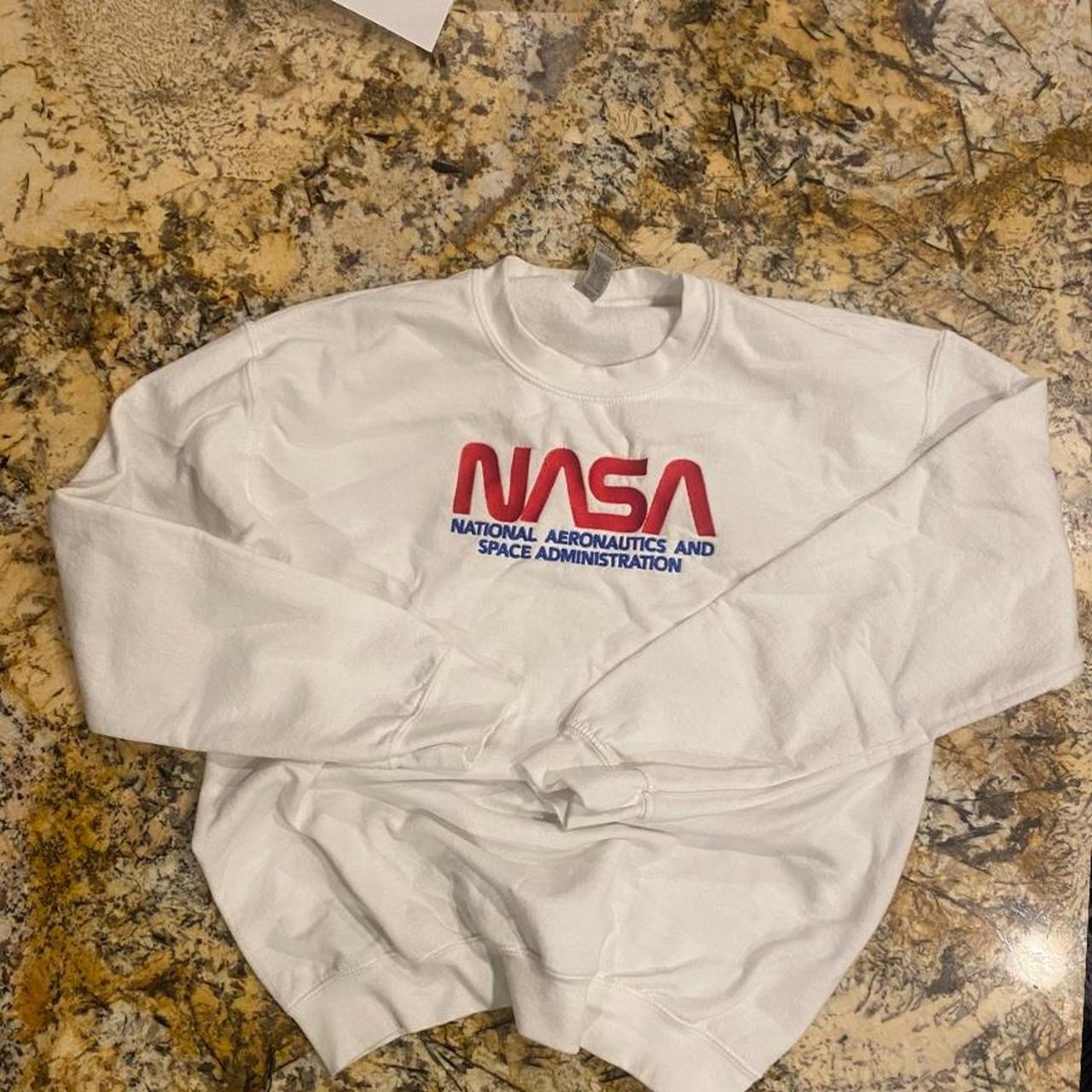 Men’s Medium Embroidered White NASA Crewneck - Depop