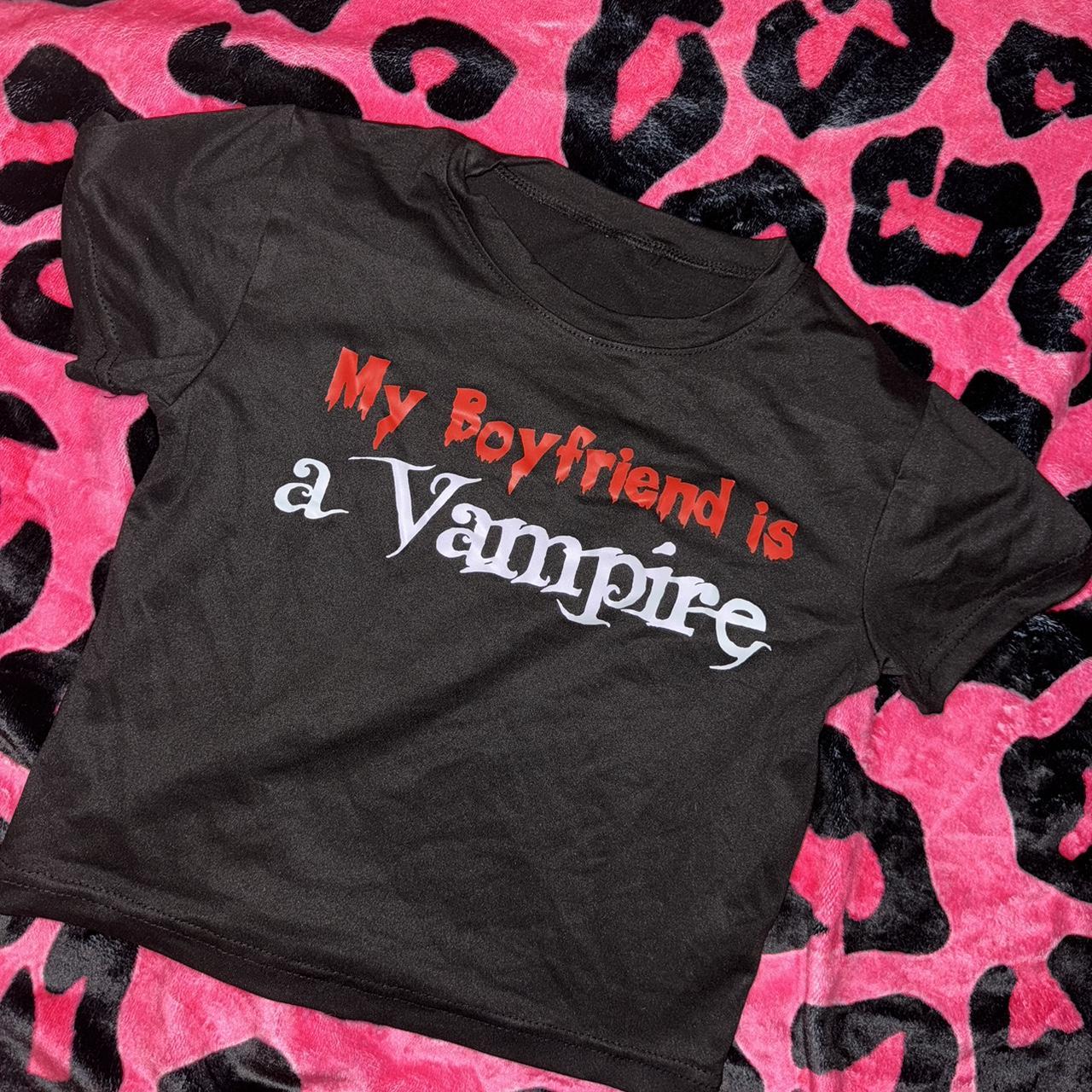 my boyfriend is a vampire crop top crop top w black... - Depop
