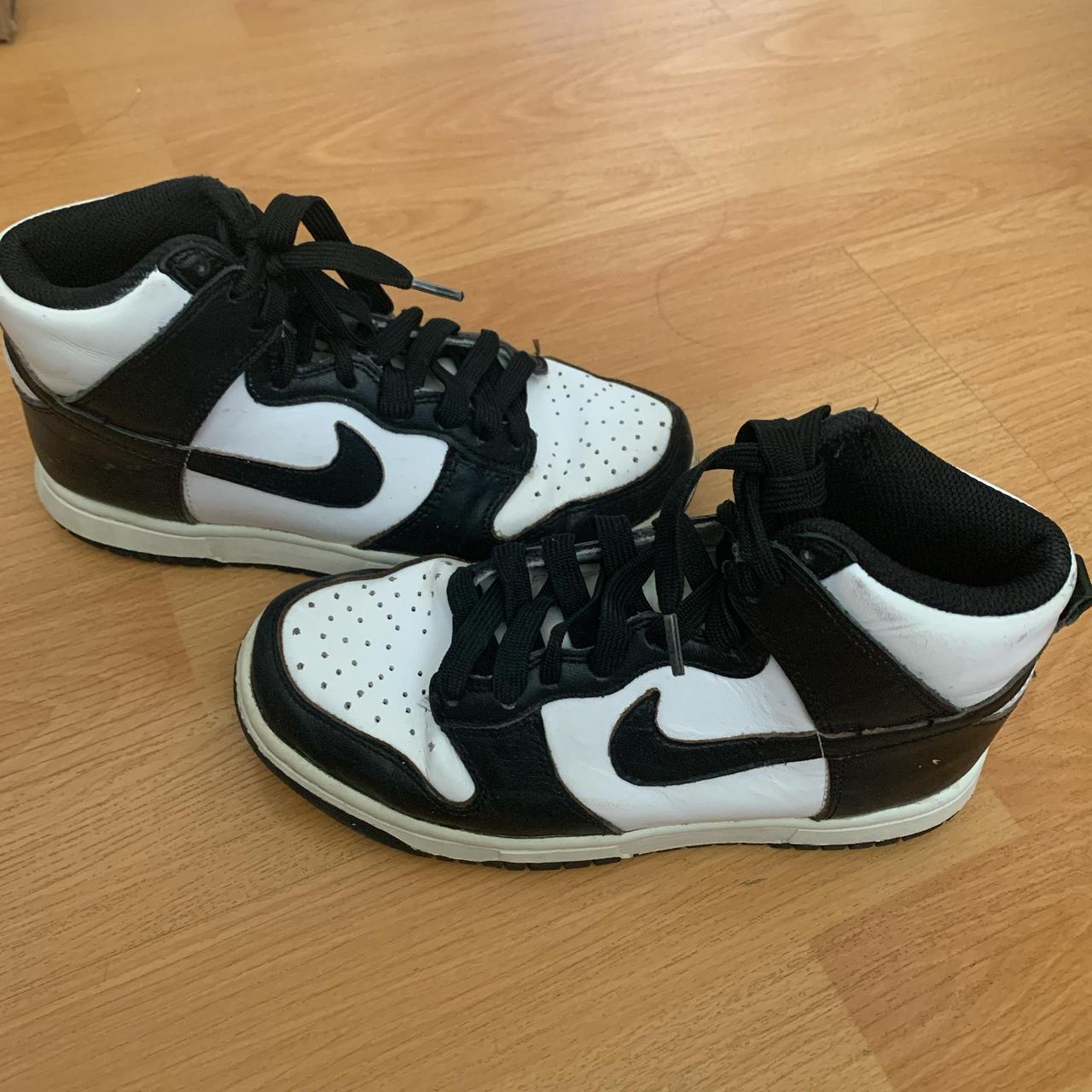 High top dunks US 5 no box - Depop