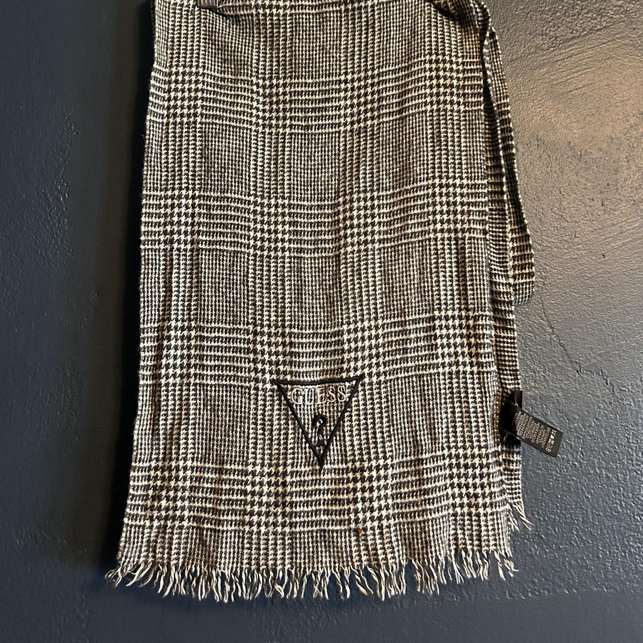 Guess wool scarf - Depop
