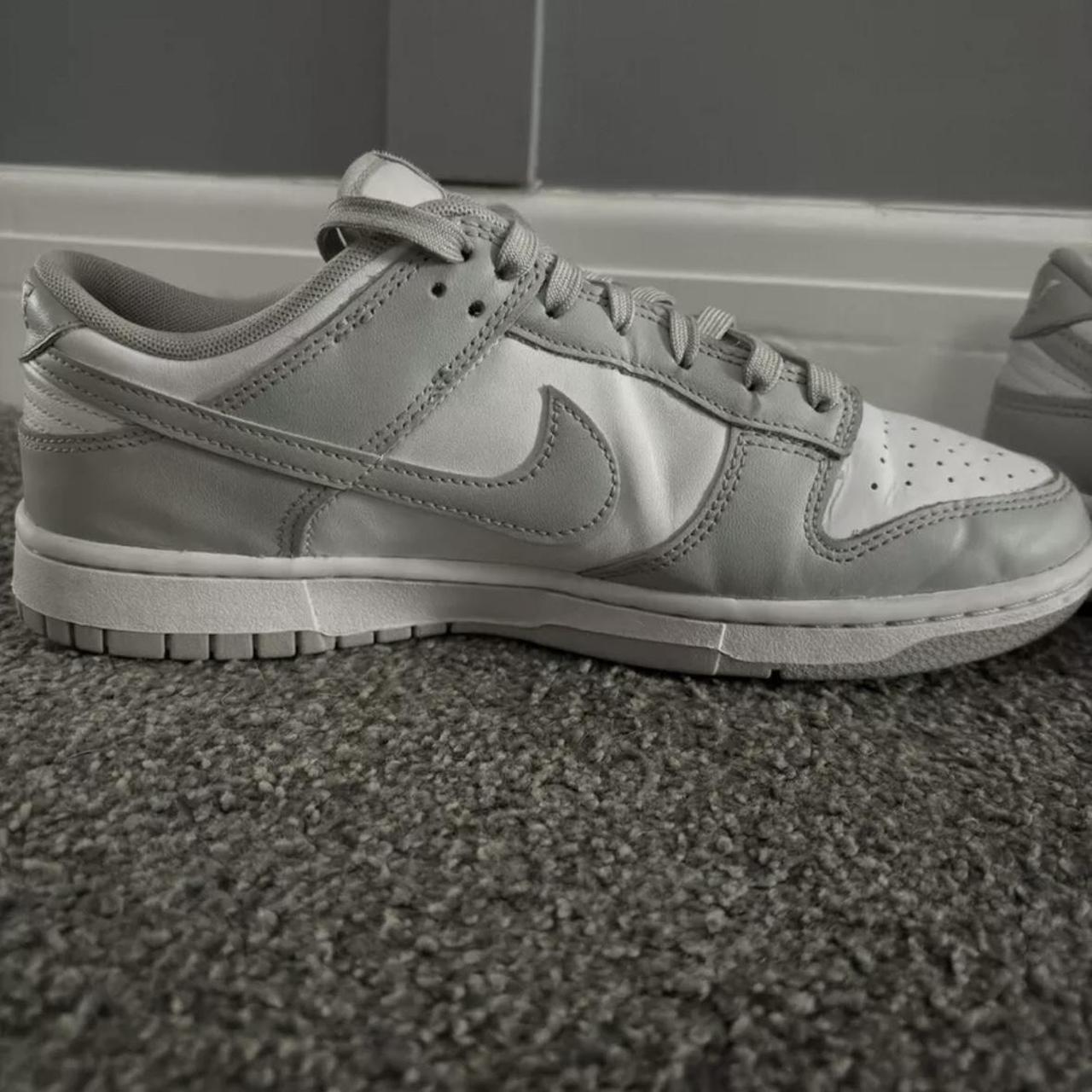 Woman’s Grey Nike dunks - Depop