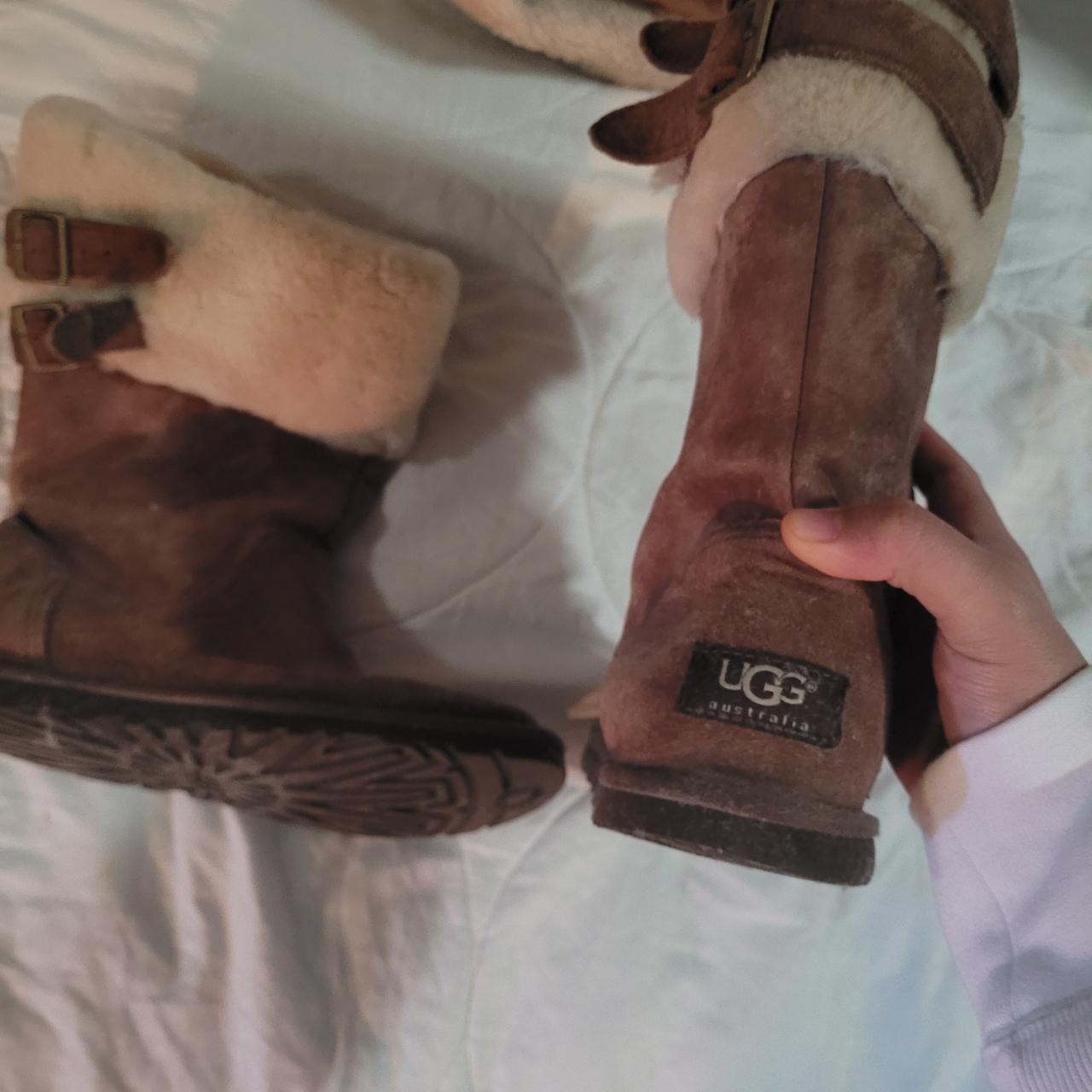 Medium Chesnut Uggs Australia Boot good condition - Depop
