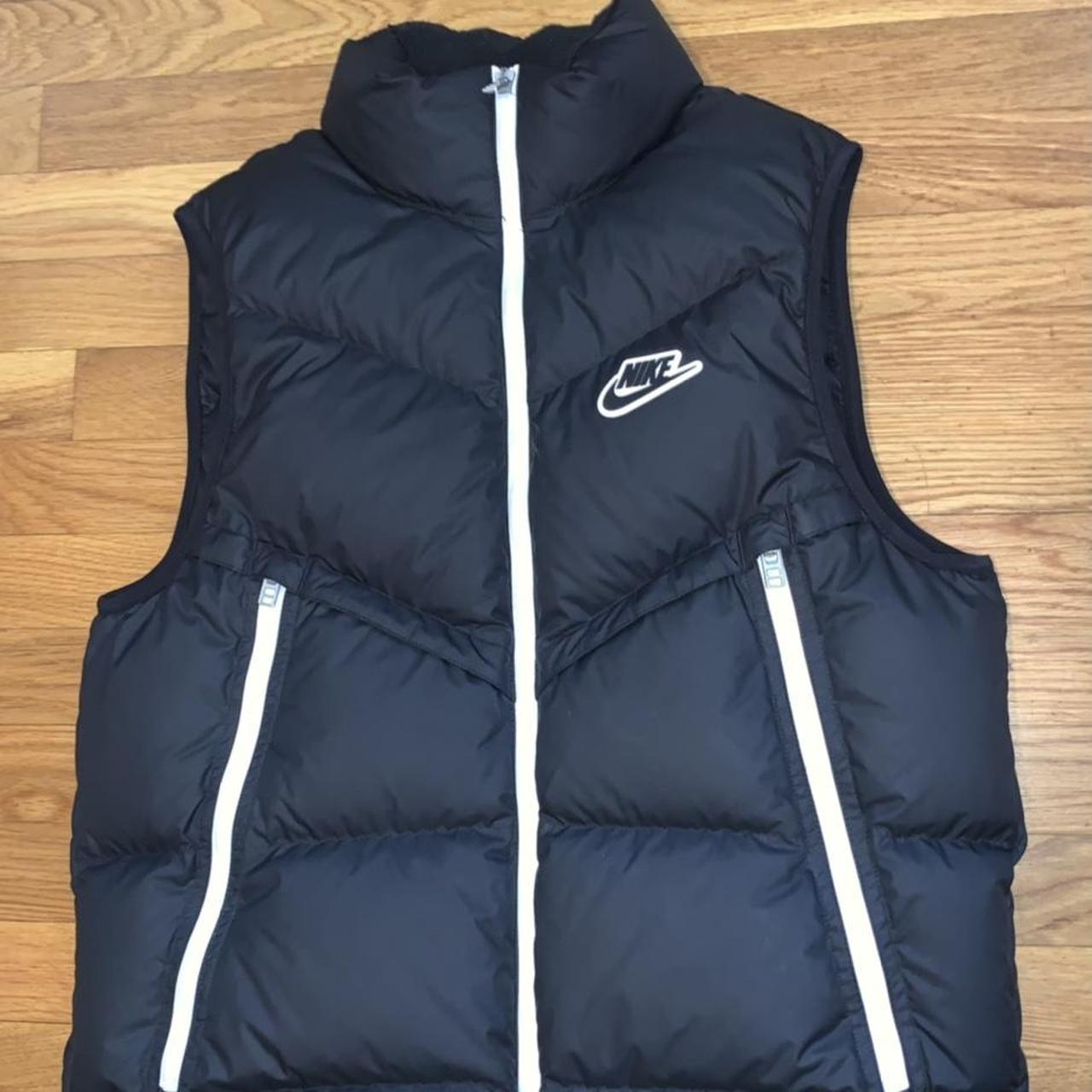 Size M Nike Puffer Vest in Black - Depop