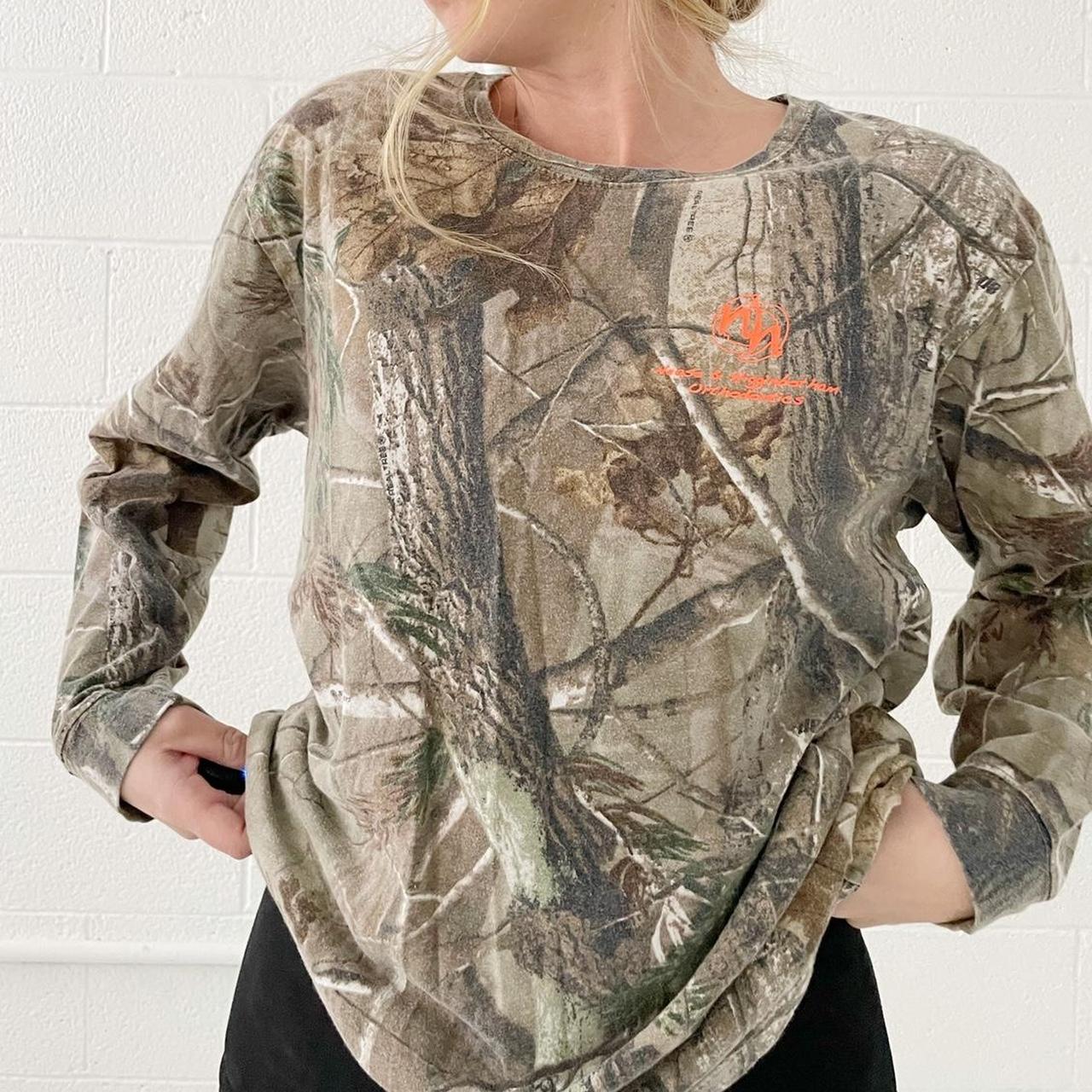 Realtree long sleeve t shirt Branding on the front... - Depop