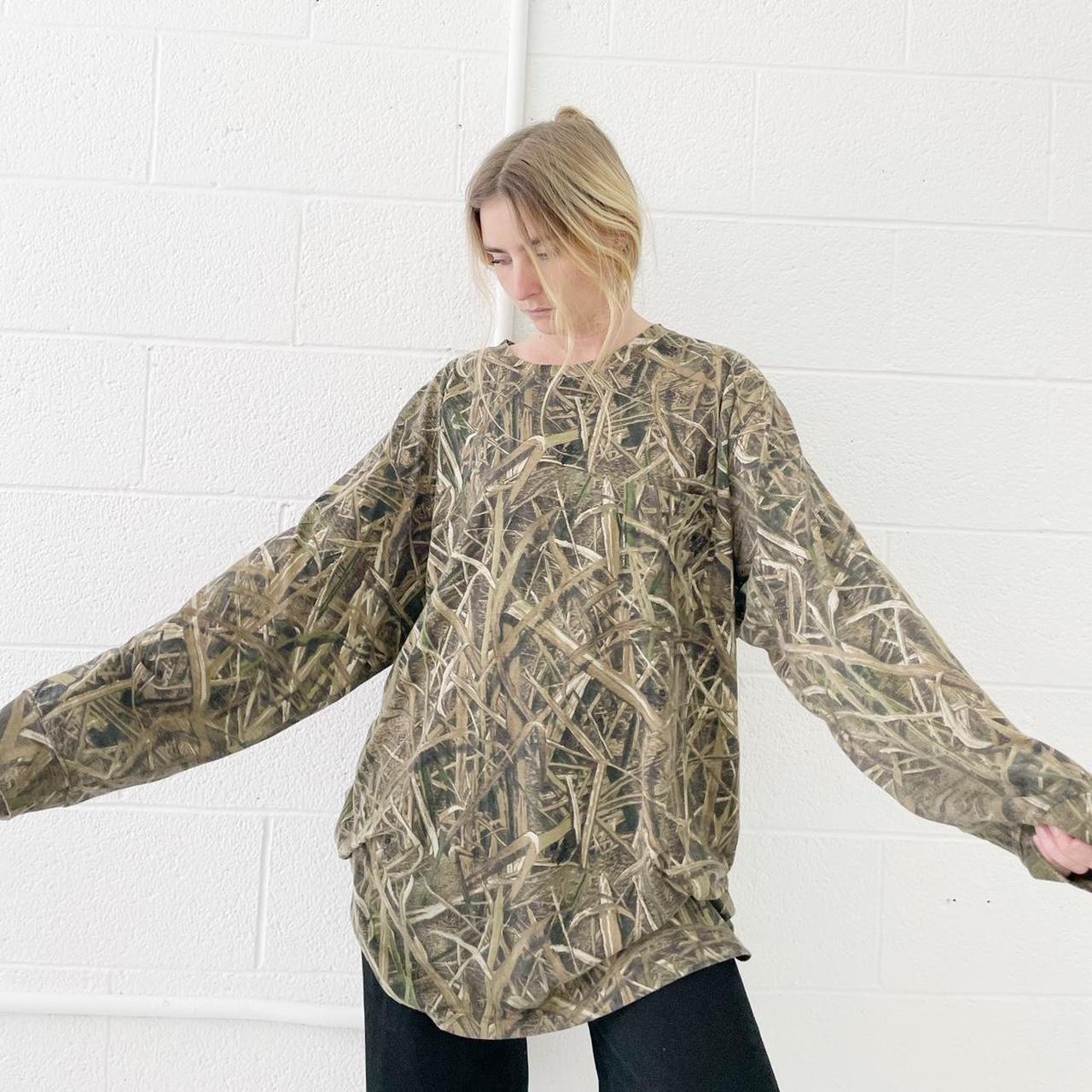 Realtree long sleeve Xxl Fits oversized on large xl... - Depop