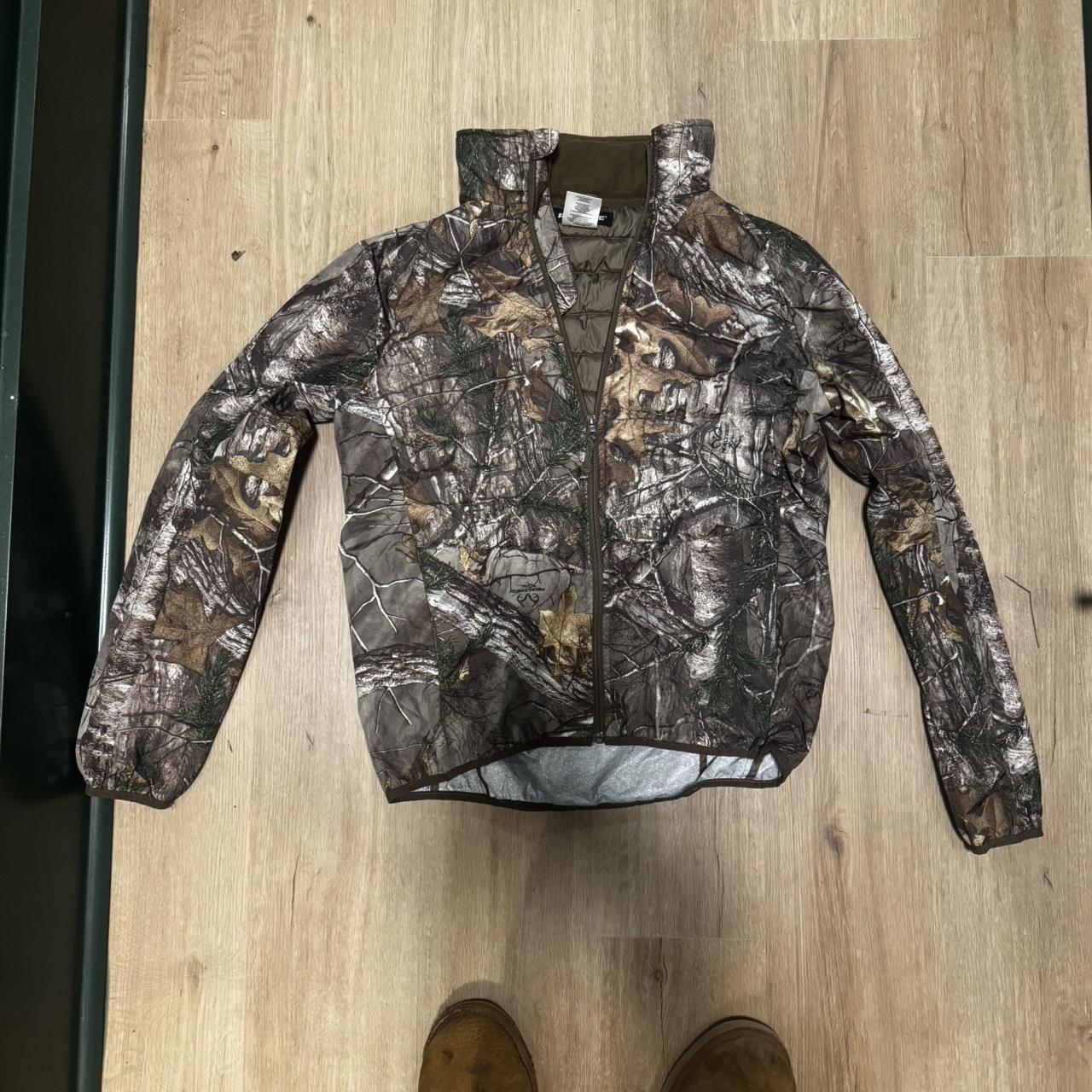 REALTREE puffer jacket! Extremely light but... - Depop