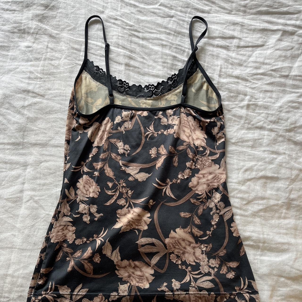 CUTEST TANK with lace details has stretch super y2k... | Depop