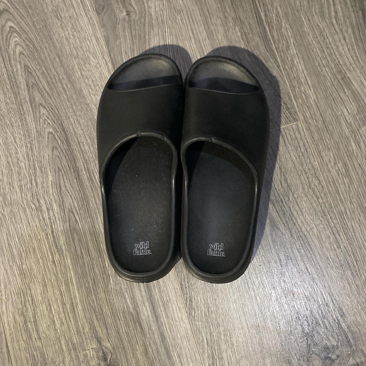 Size 7 women slides pure black - Depop