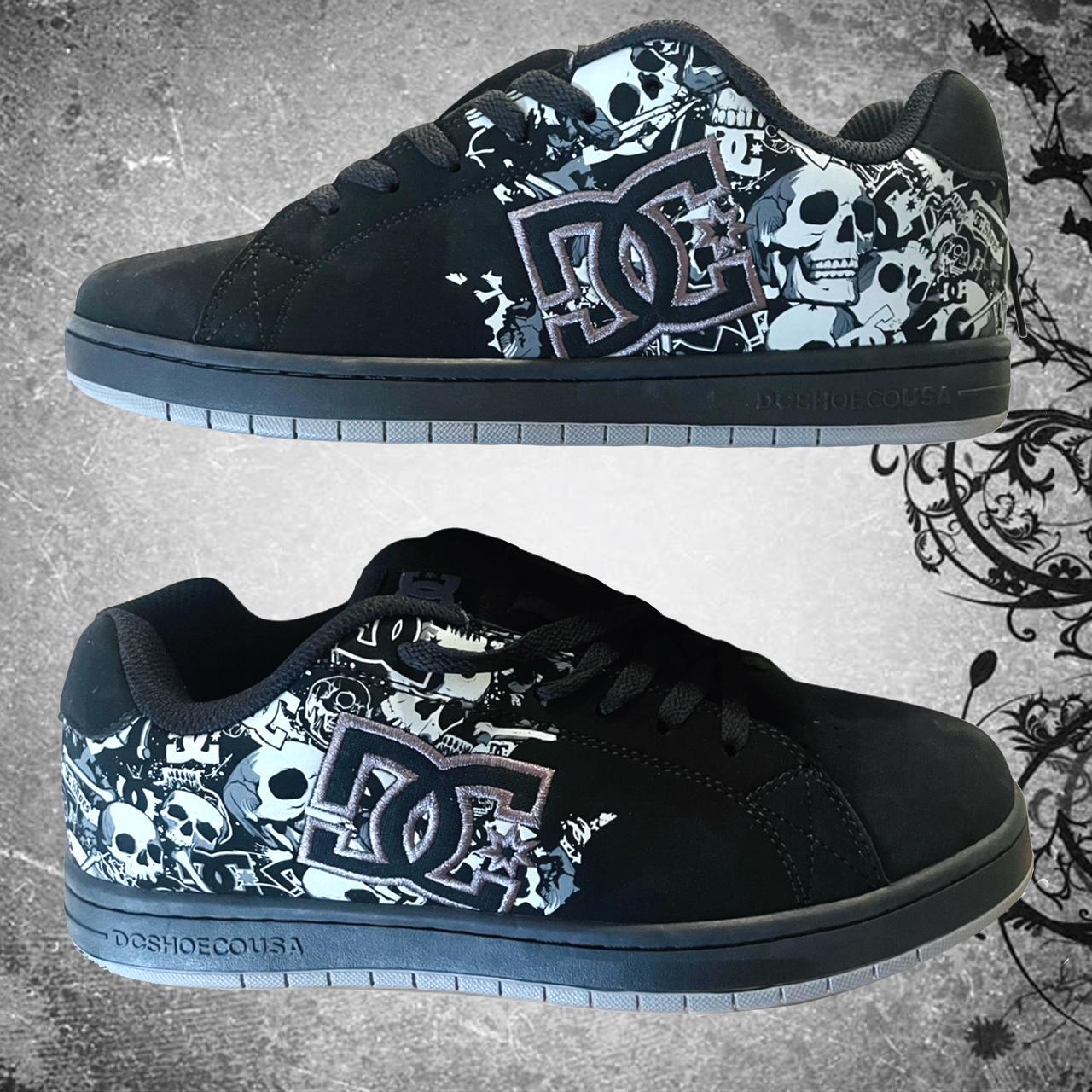 us men size 9 dc skater shoes with cool skull design... | Depop