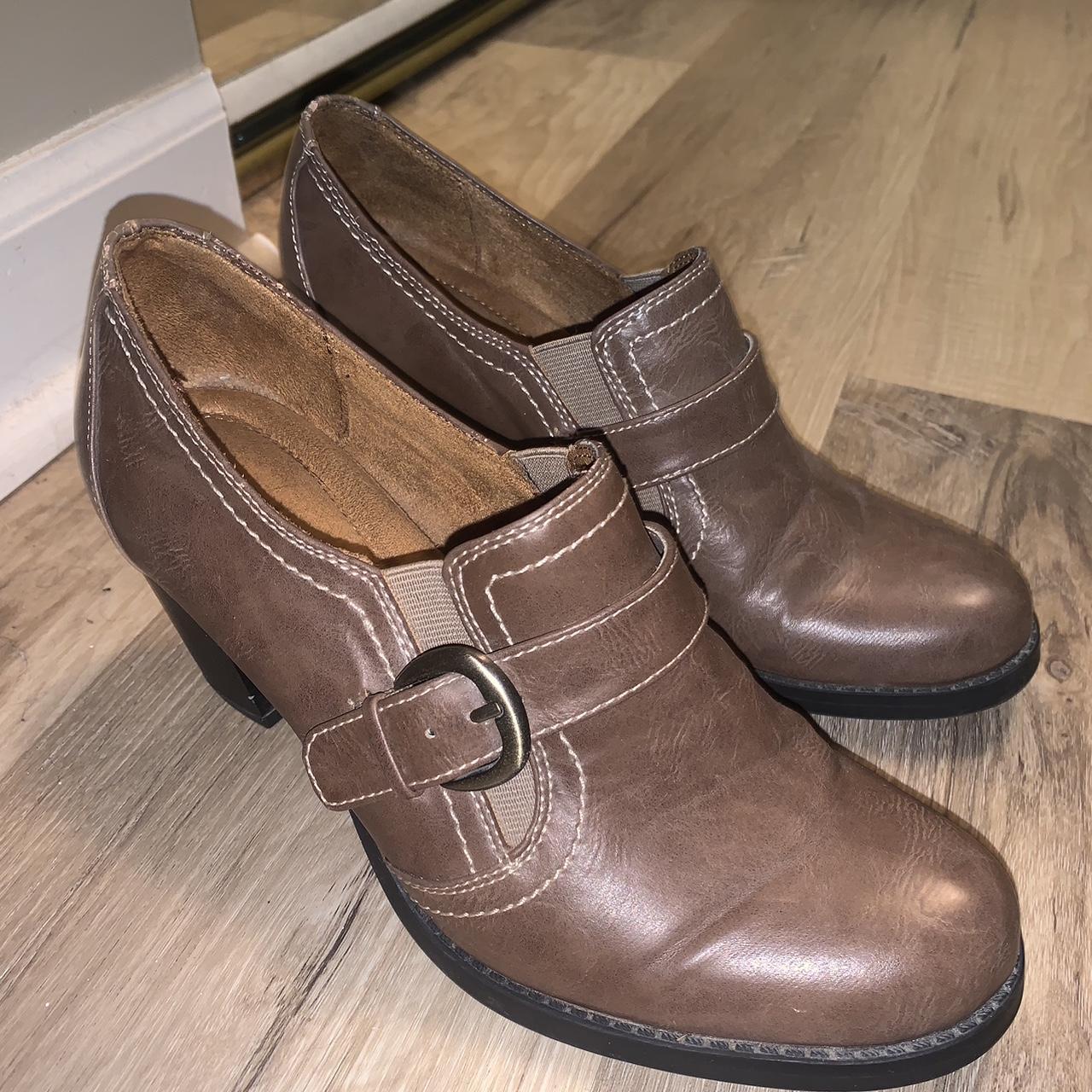 Brown cottage core heels 🥰 slightly too big for me... - Depop