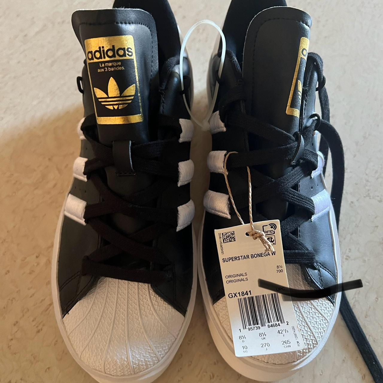 Adidas Superstar size 10 - Depop
