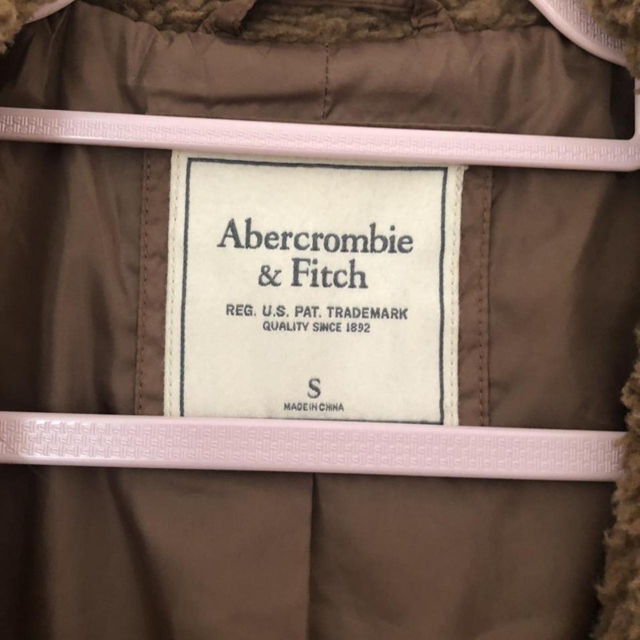 Abercrombie & Fitch tan teddy jacket Size small... - Depop