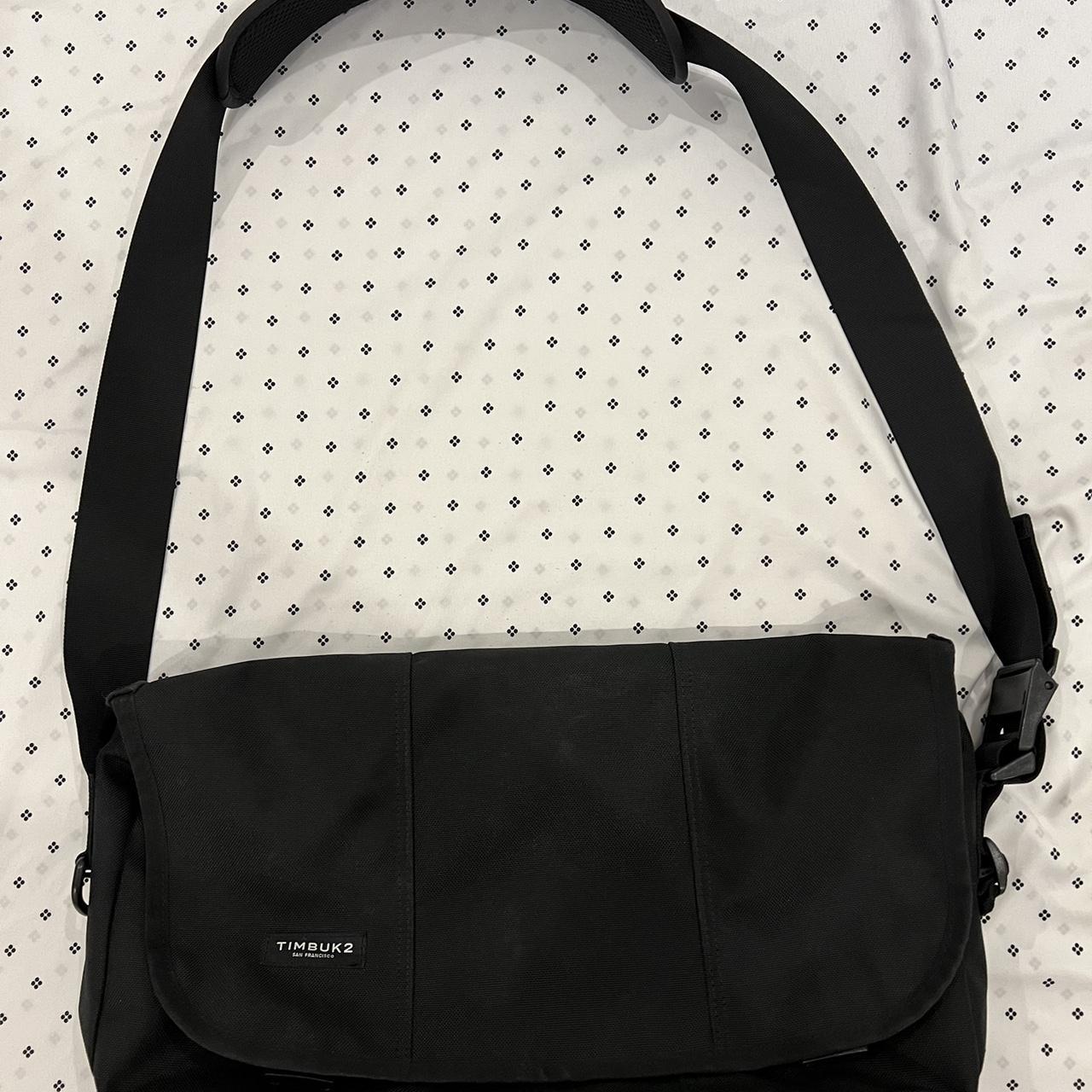 Timbuk 2 jet black messenger bag Decently worn but... - Depop