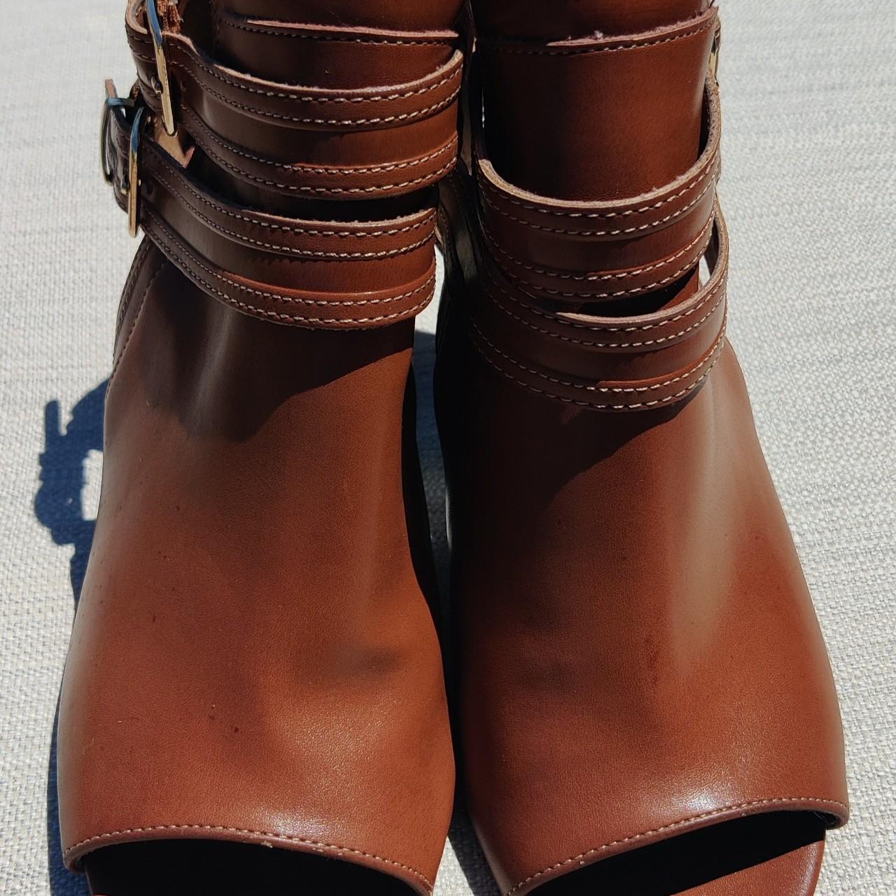 Liz Claiborne Genesis Cognac Booties Heel heel is... - Depop