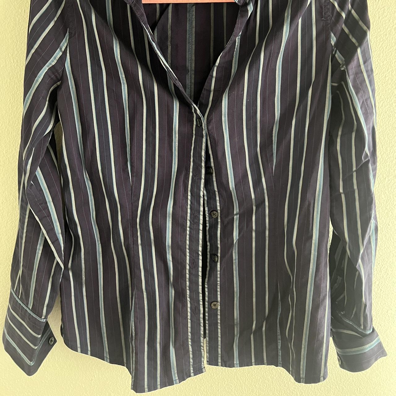 Office siren button up (fitted) Size :M - Depop