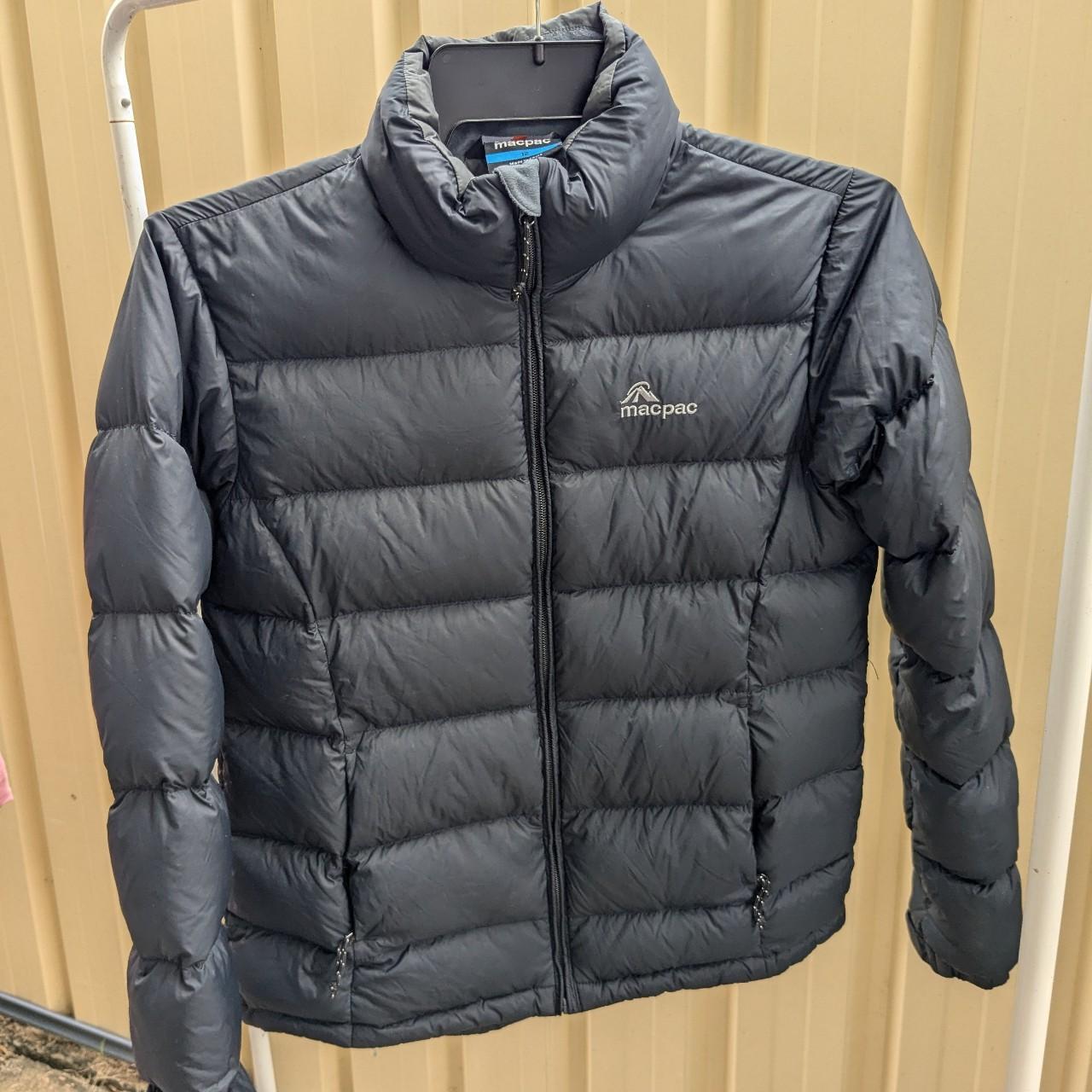 Great condition macpac puffer jacket. Women's 12. - Depop