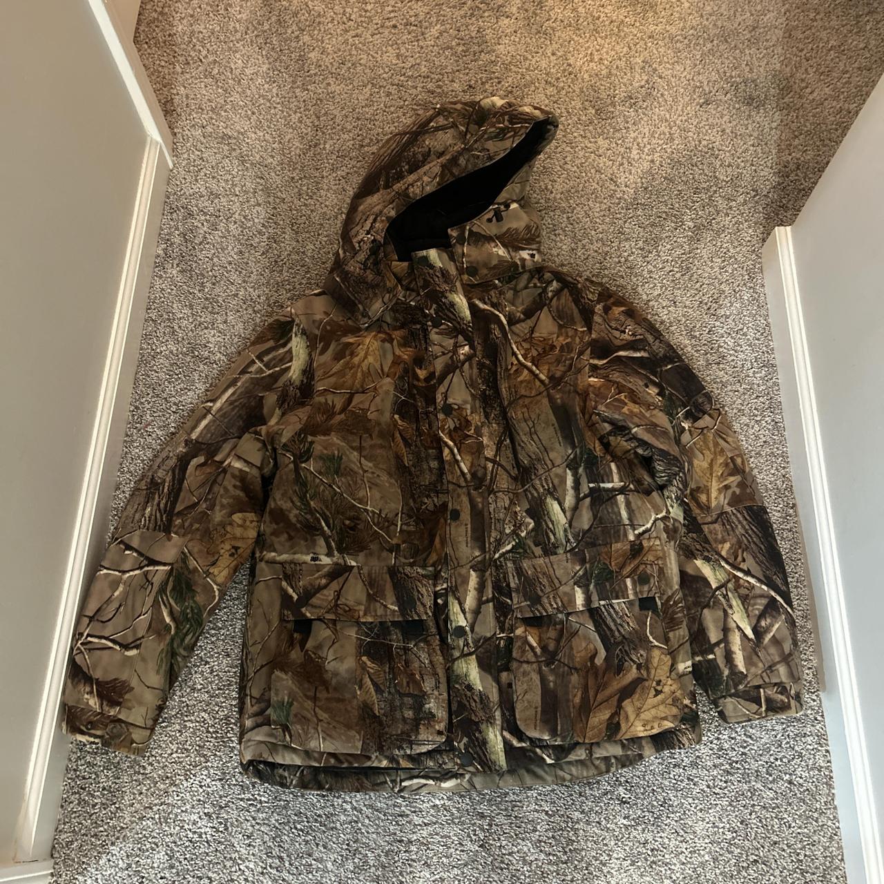 Camo realtree jacket with hood - Depop