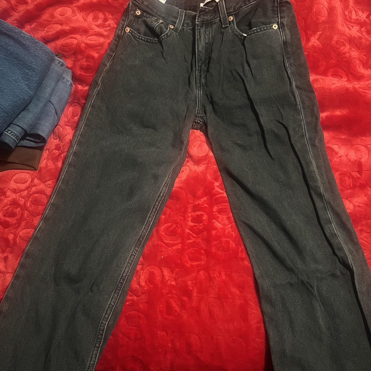 Levi’s low rise straight jeans :3 - Depop
