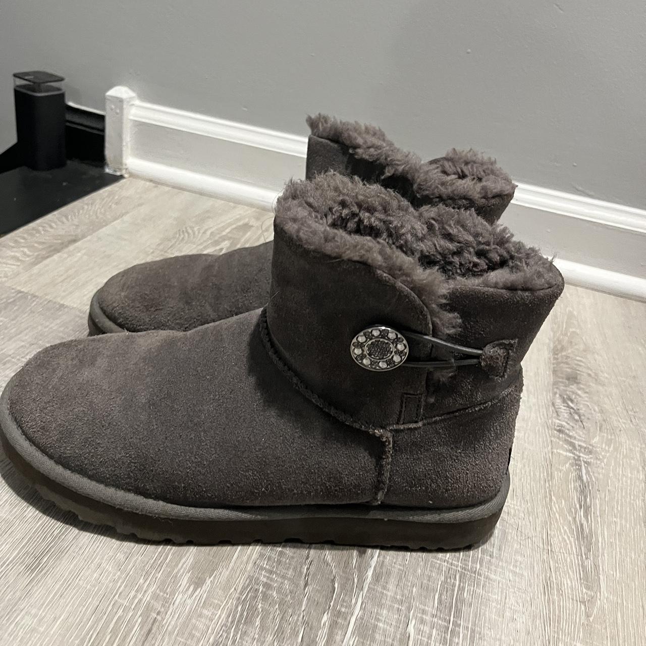 Grey uggs - Depop