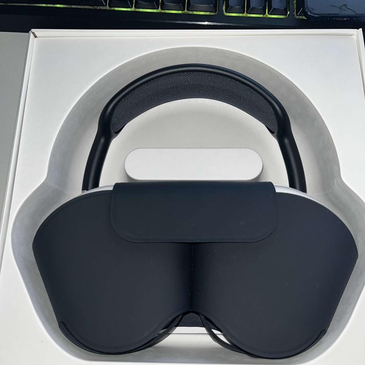 Airpod pro maxes brand new usb C port noise canceling | Depop