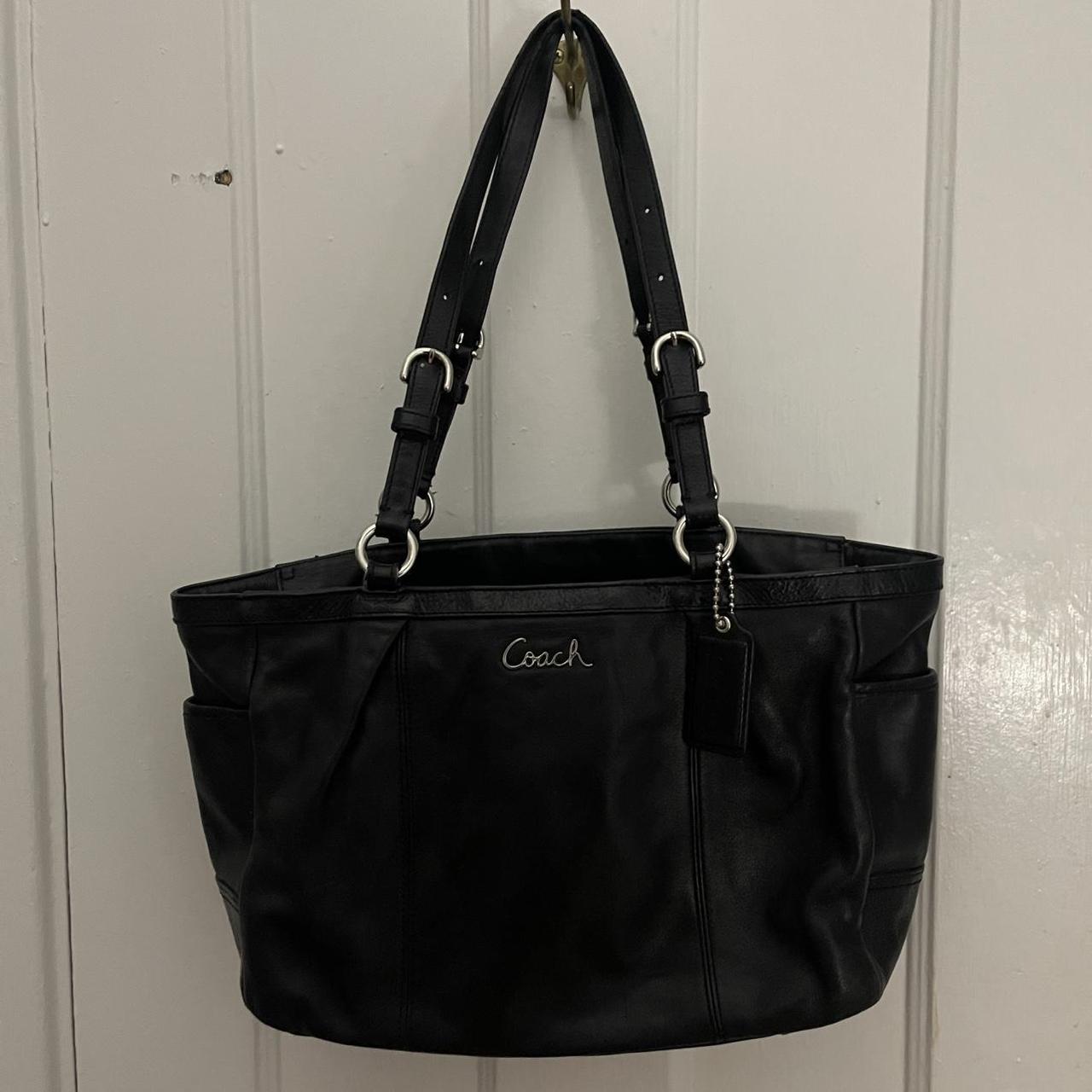 Coach F17721 Vintage Gallery Signature East West... - Depop