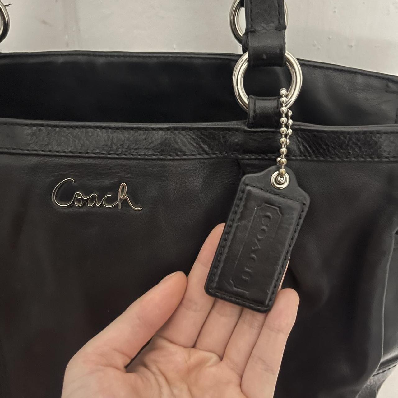 Coach F17721 Vintage Gallery Signature East West... - Depop