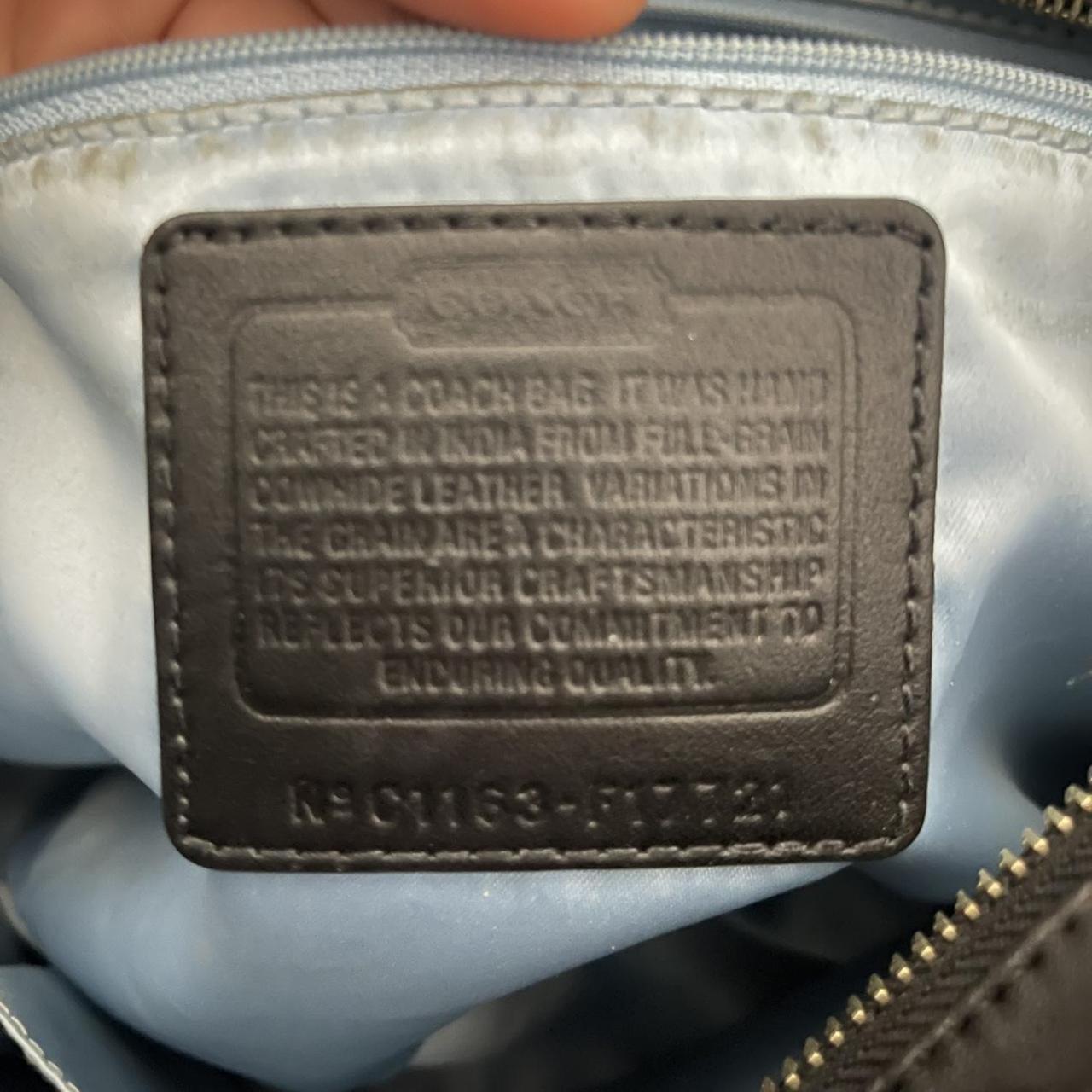 Coach F17721 Vintage Gallery Signature East West... - Depop