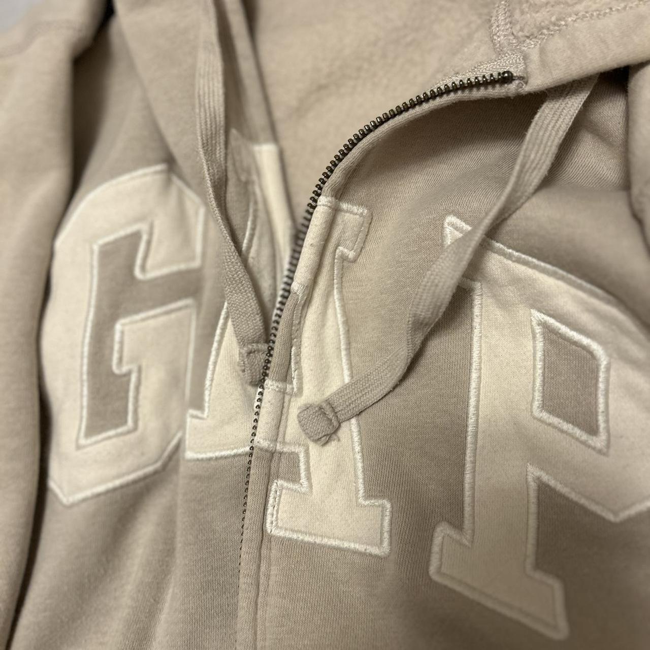 Gap beige & cream logo zip-up hoodie size S... - Depop