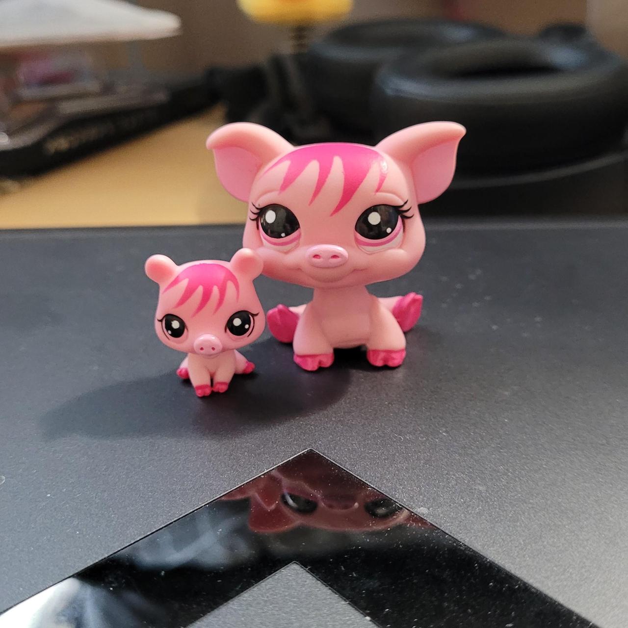 LPS mom and baby pigs DM if you want a bundle and I... - Depop