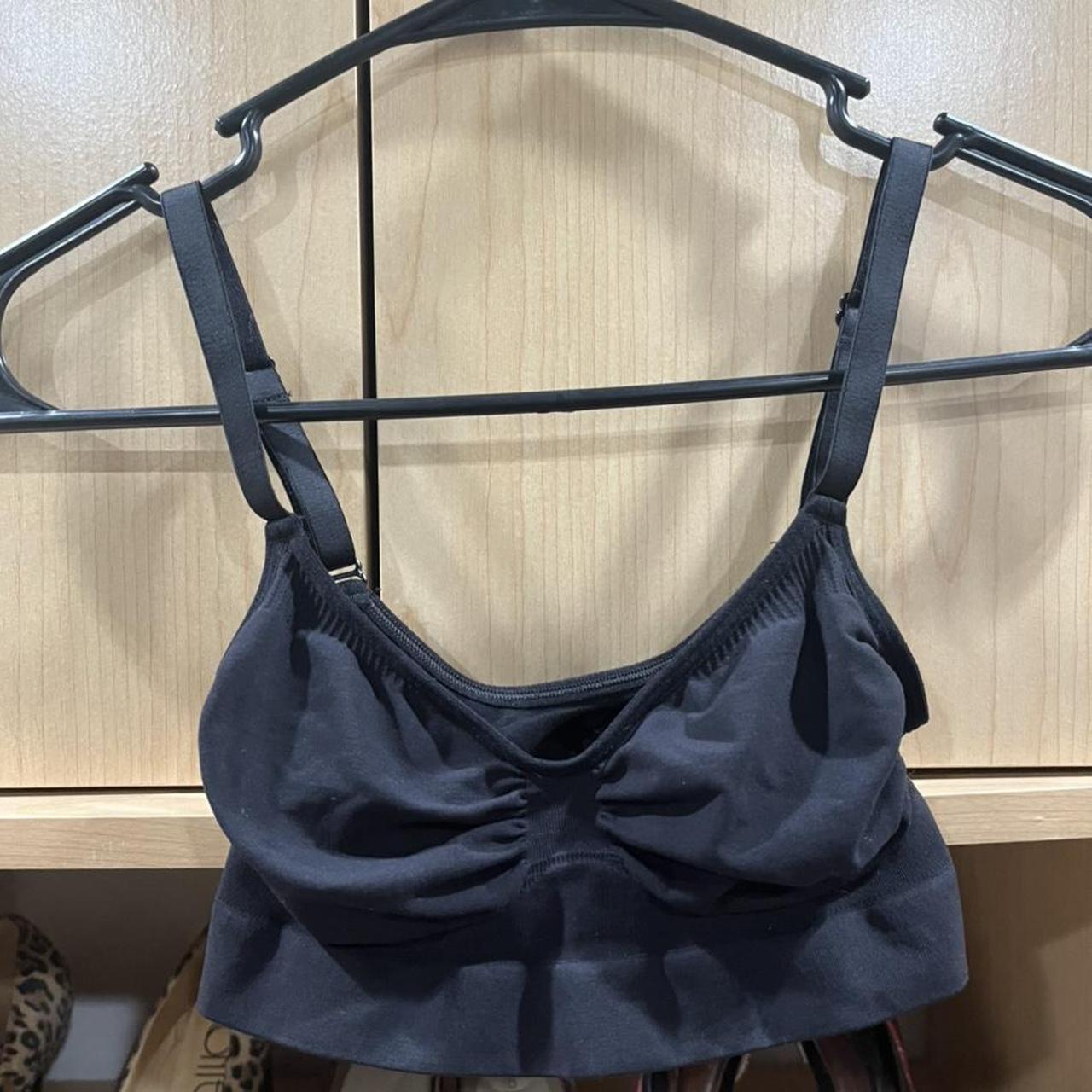 skims bra never worn was way too small - Depop