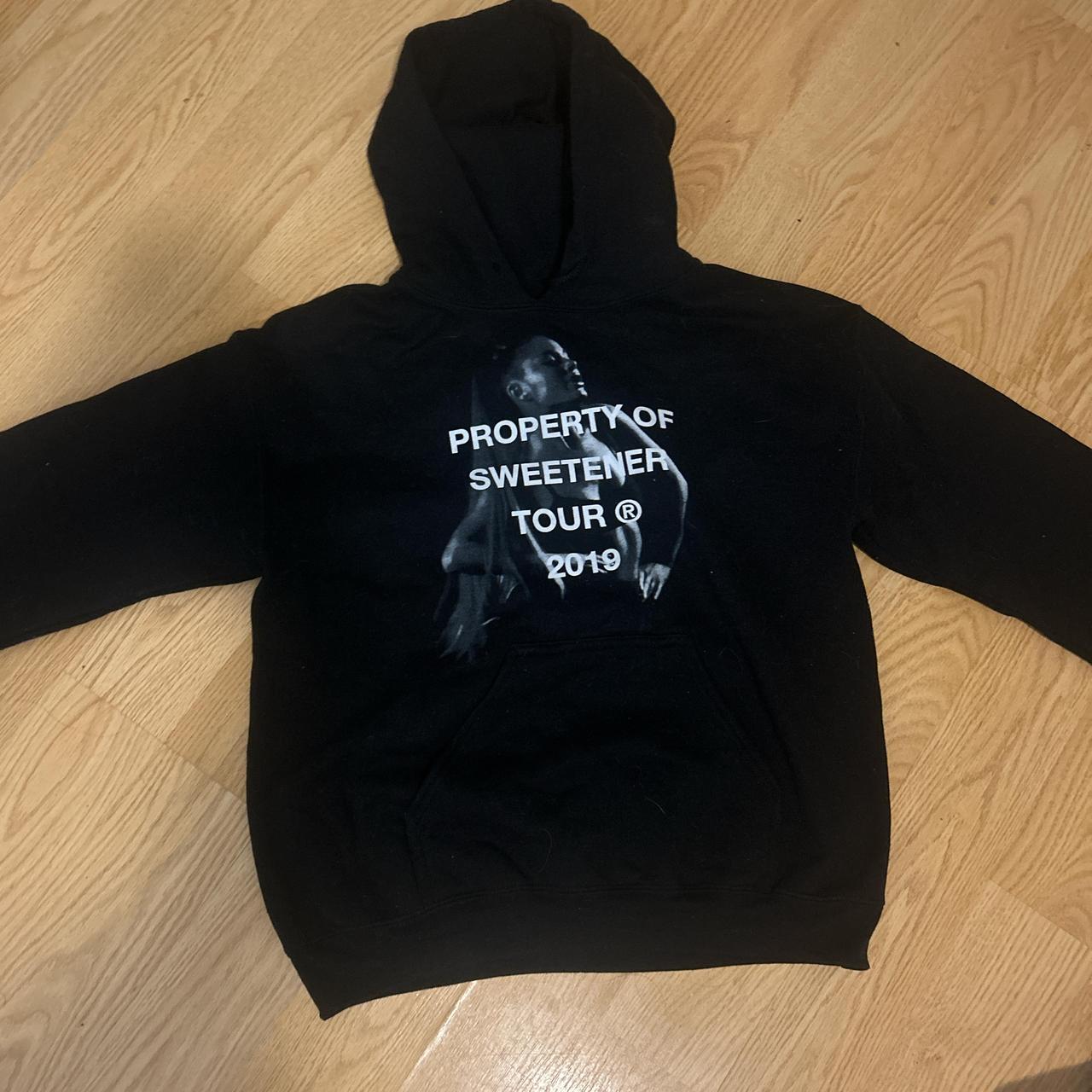 ARIANA GRADE SWEETENER TOUR HOODIE! NO RIPS OR... - Depop
