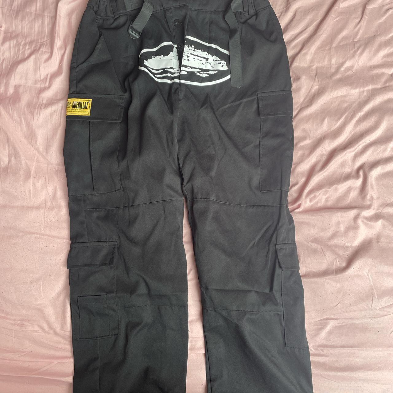 Corteiz cargos bought on here wish they fit - Depop