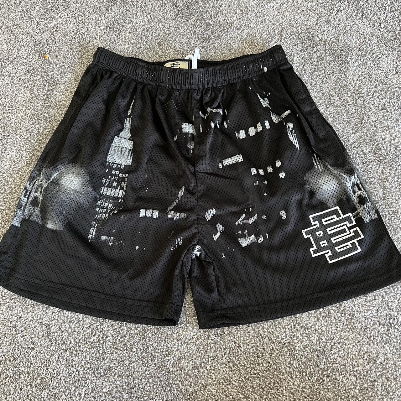 Eric Emmanuel EE shorts black skyline size L fits... - Depop
