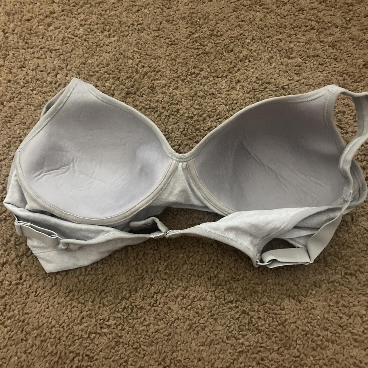Grey bra. Large, like new, never worn. - Depop