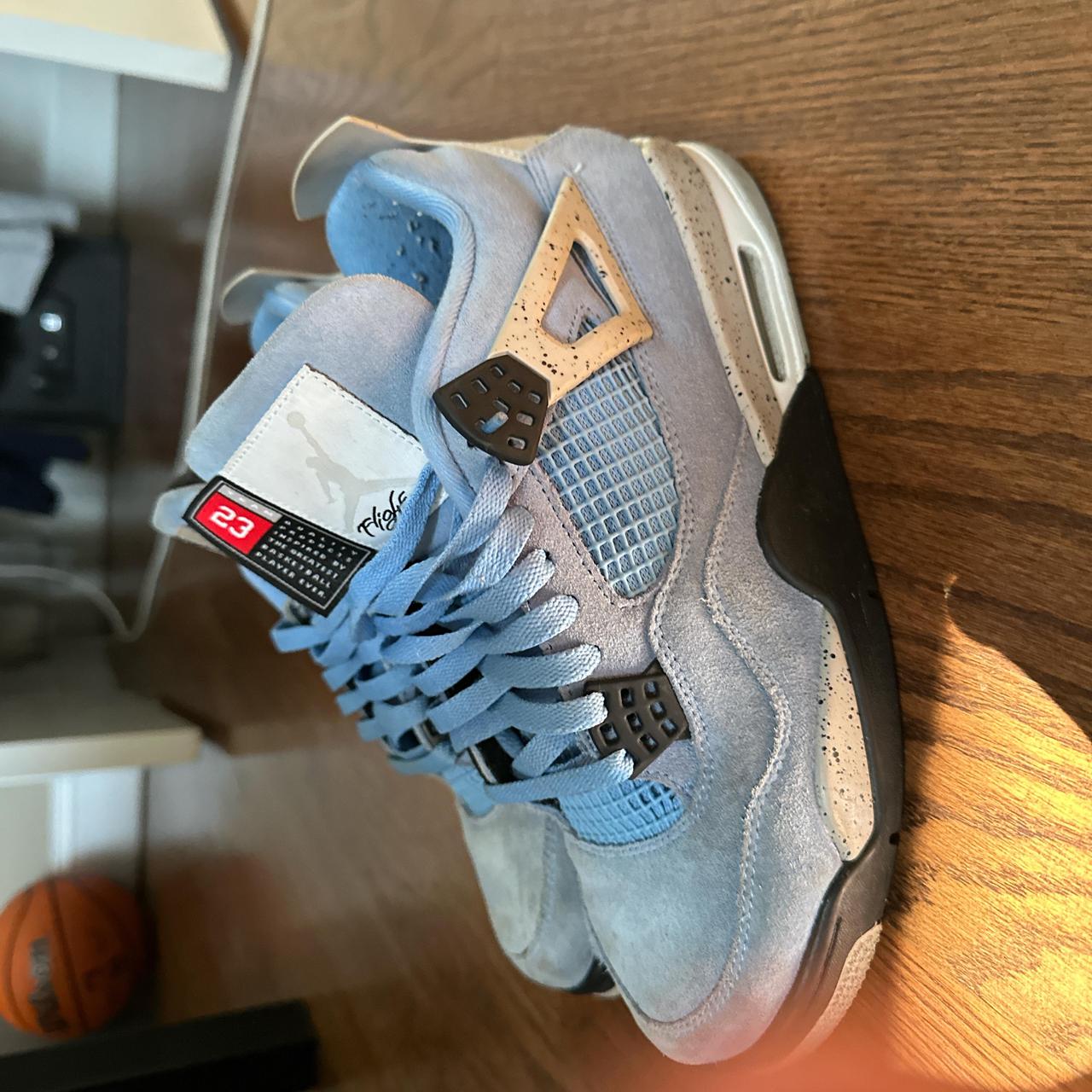 beat up university blue 4s. throw a offer i’ll prob... - Depop