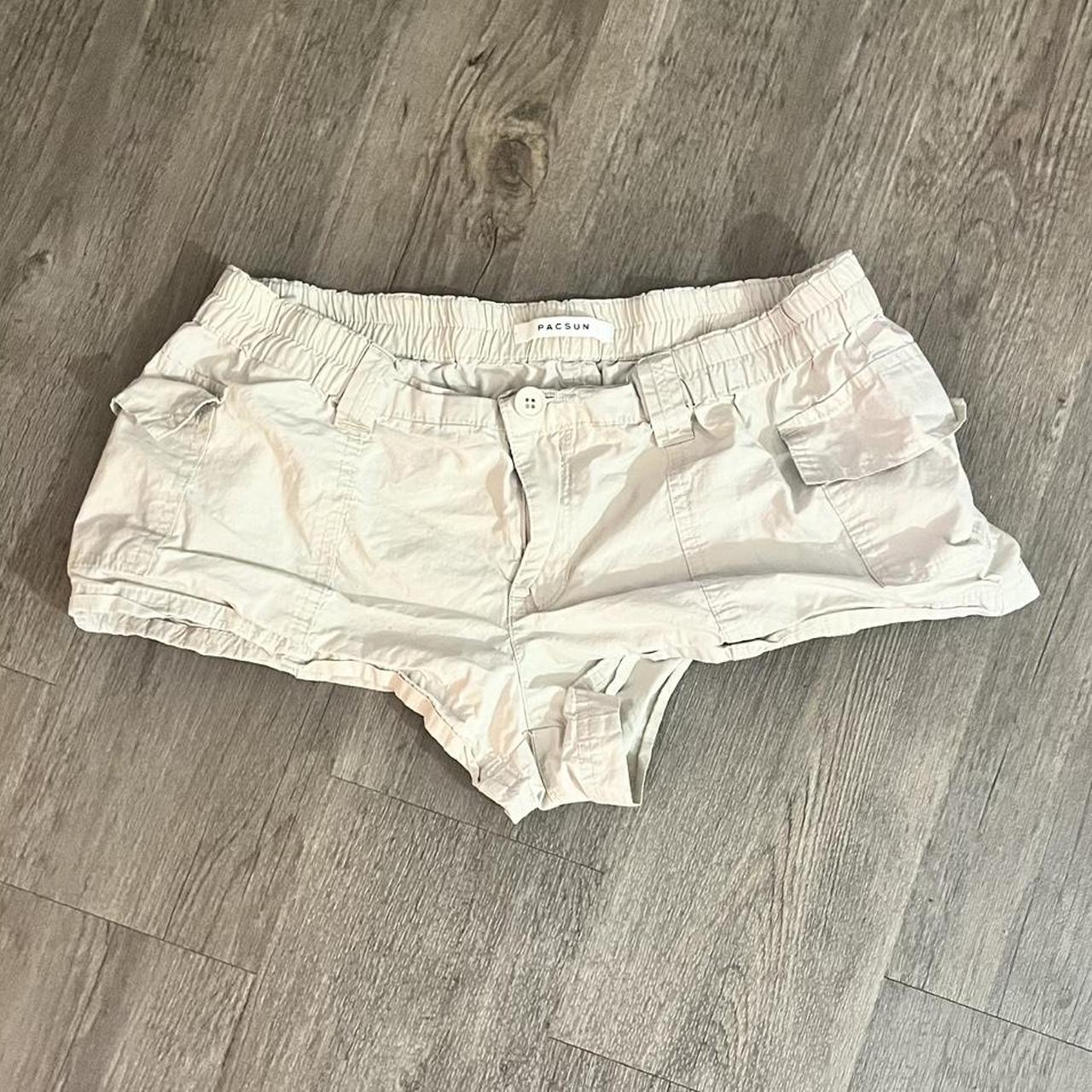 mini cargo shorts beige ! size small #y2k #2000s | Depop