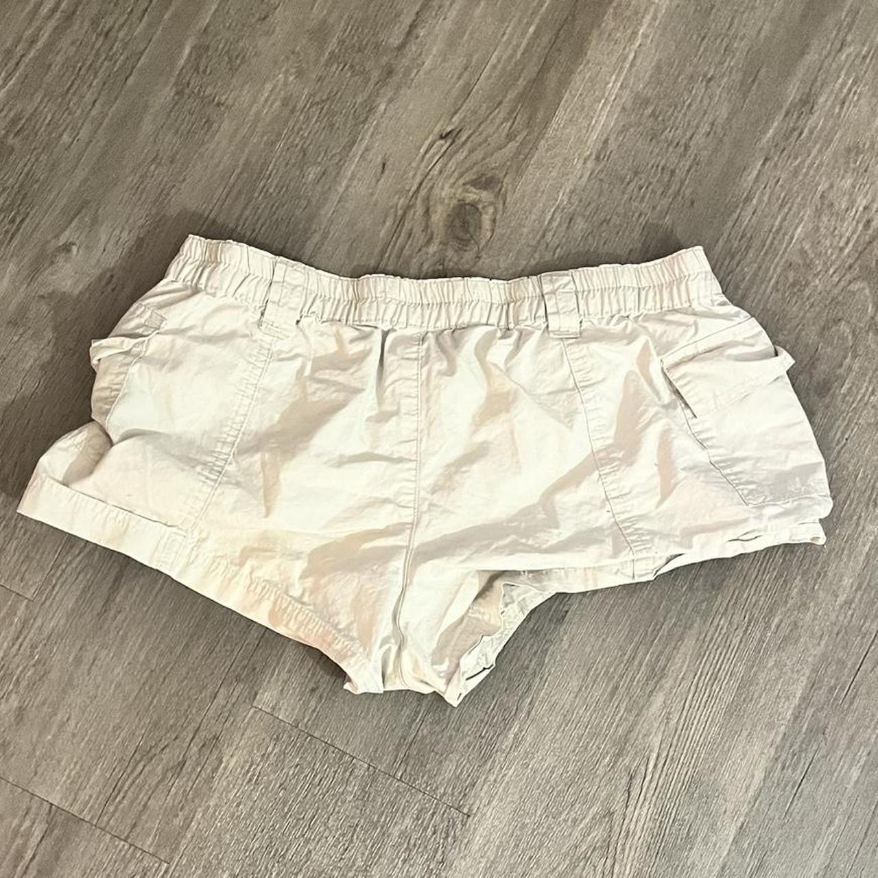 mini cargo shorts beige ! size small #y2k #2000s | Depop