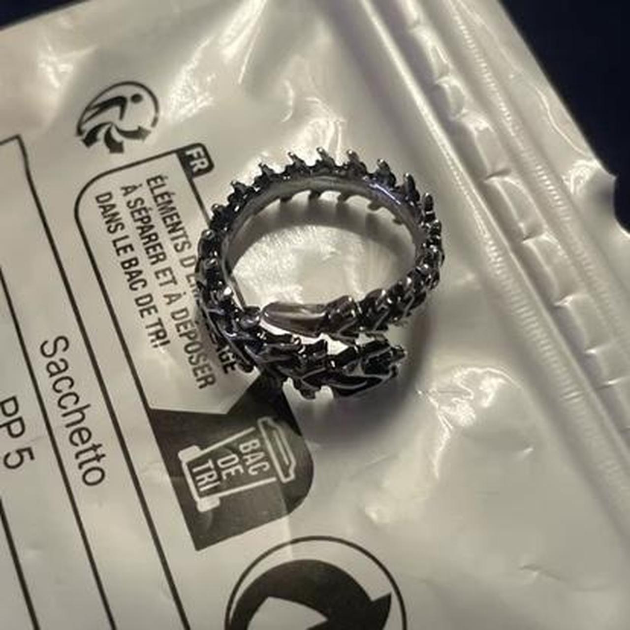 Centipede spine ring This stunning vintage silver... | Depop