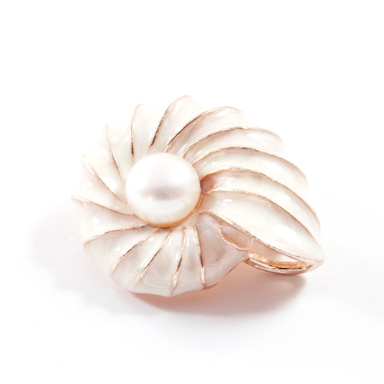 Light Pink Shell Freshwater Cultured Pearl Brooch... | Depop