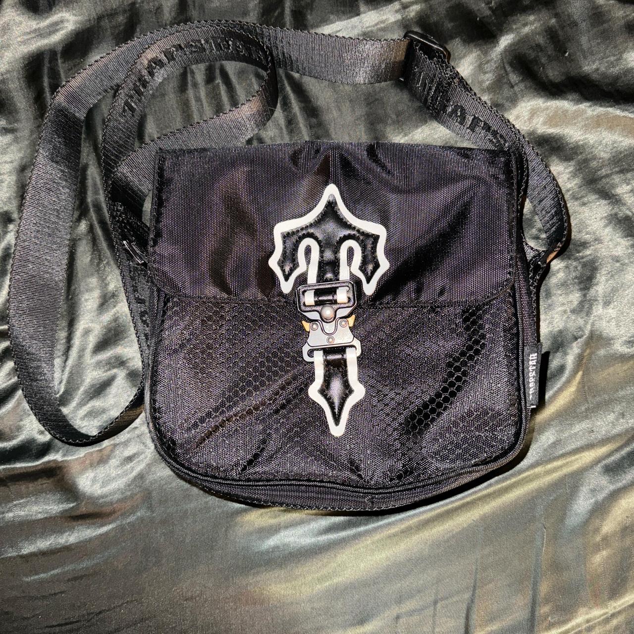 Trapstar bag slightly used - Depop