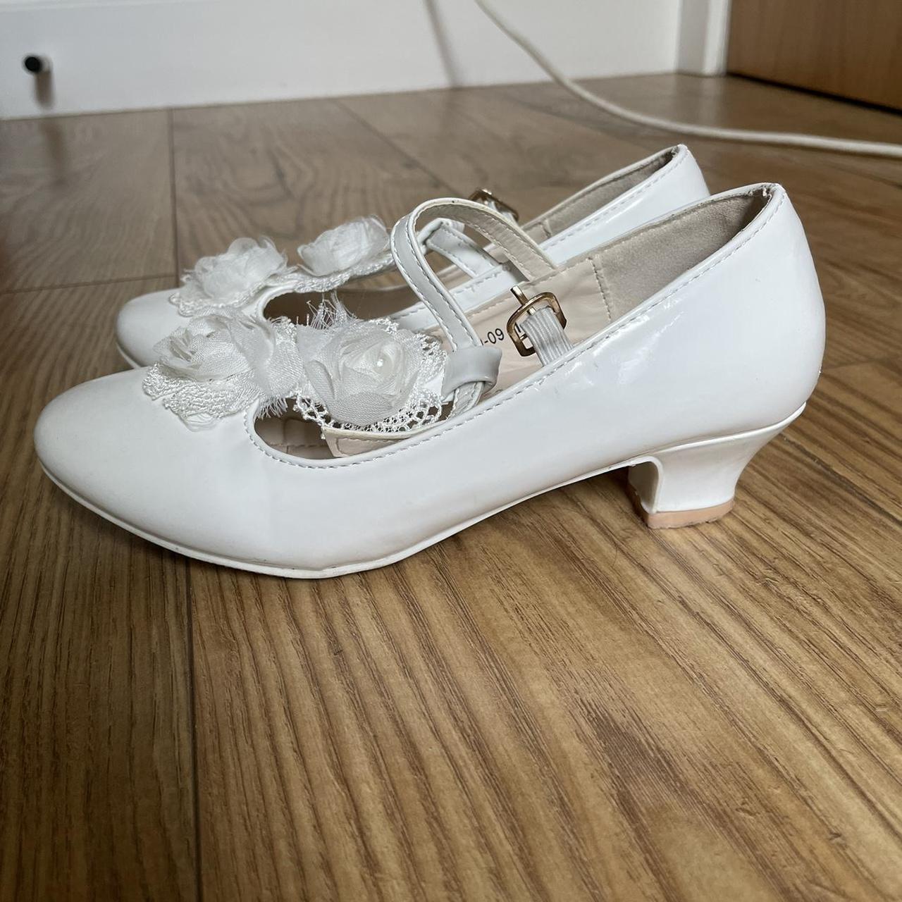 Girls white shoes with heel •whiter in reality... - Depop