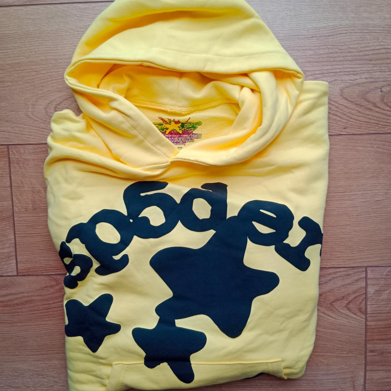 Spider beluga yellow - Depop