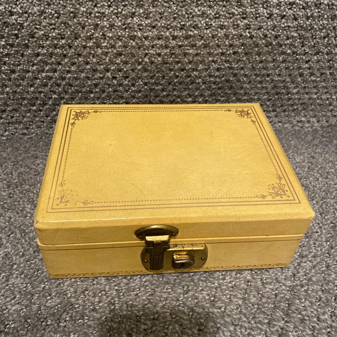 Vintage 50s-60s yellow jewelry box About 5.75" x... - Depop