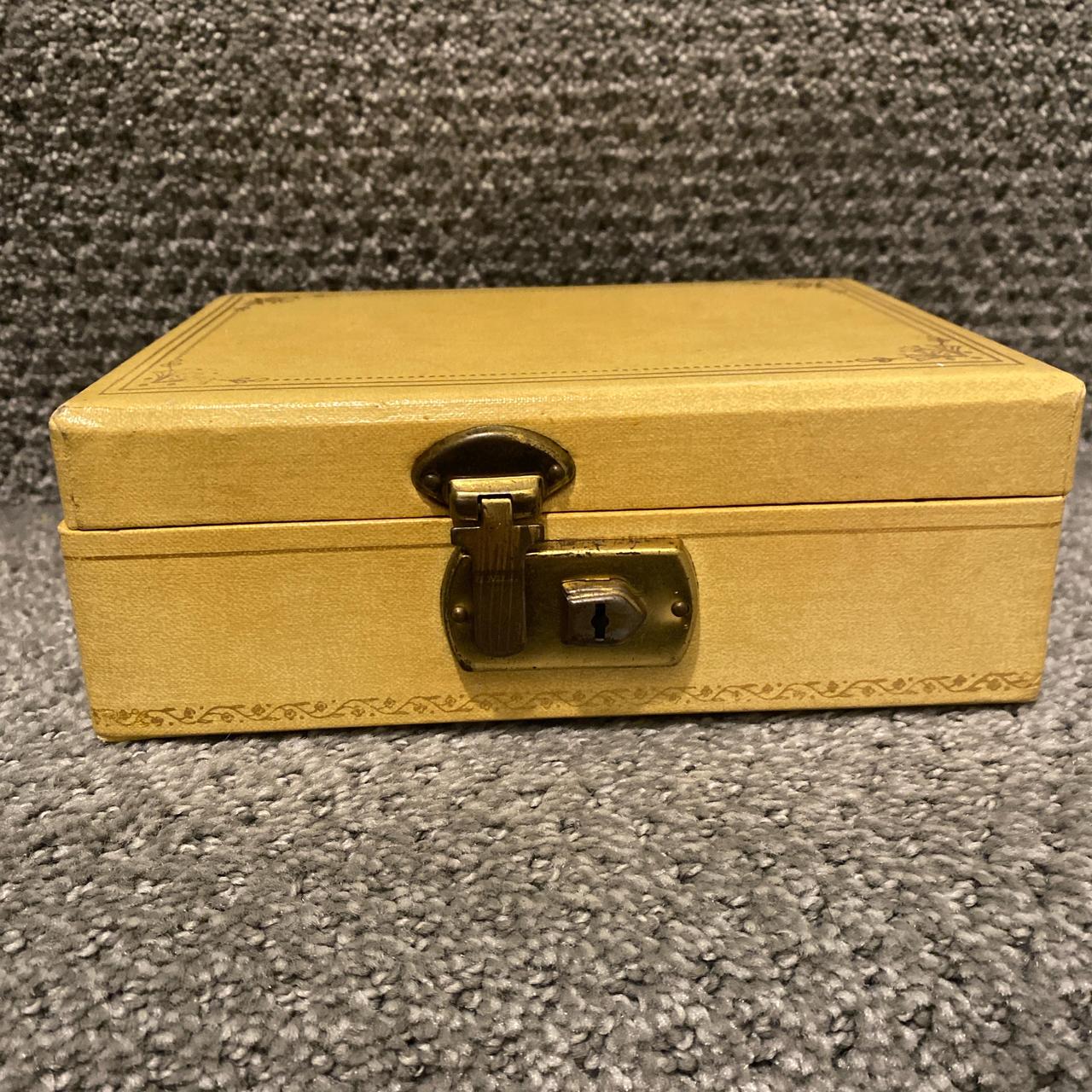 Vintage 50s-60s yellow jewelry box About 5.75" x... - Depop