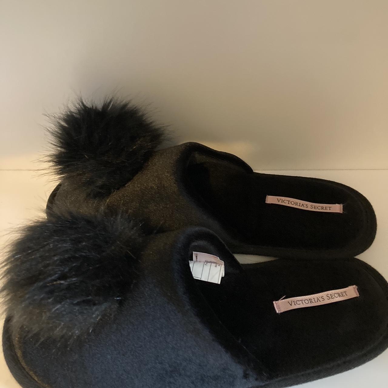 Victoria’s Secret Slippers Size 8 in Women’s... - Depop