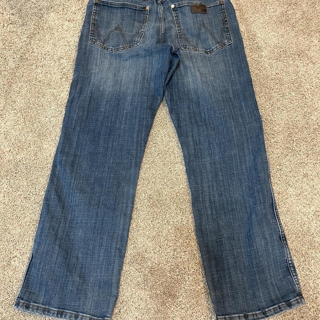 Wrangler bootcut jeans, 30x32 Great condition - Depop