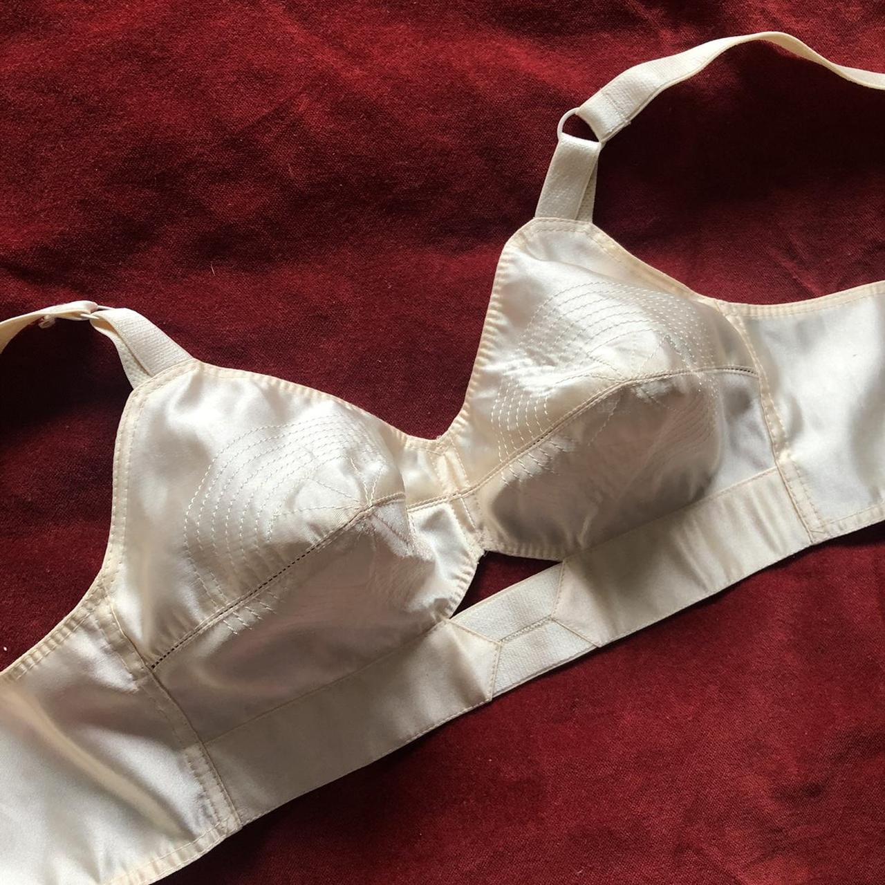 What Katie Did (UK brand) vintage reproduction style... - Depop