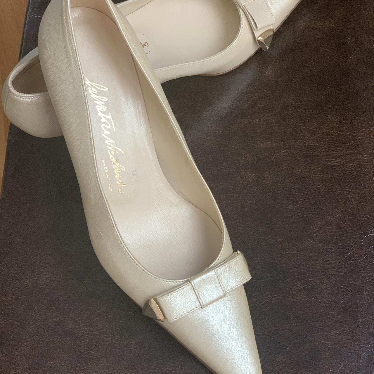 Nice, perl wedding shoes . New condition - Depop